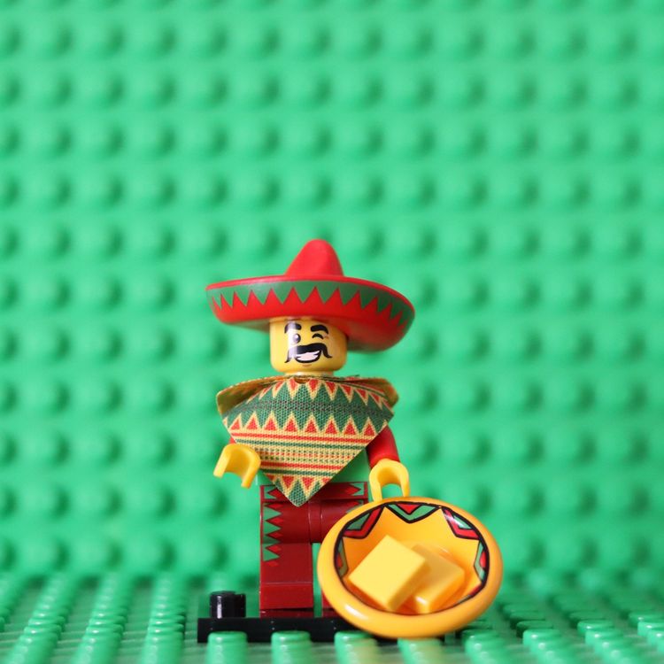 LEGO The LEGO Movie, Taco Tuesday Guy (Gebraucht) in Luzern für CHF 5 ...