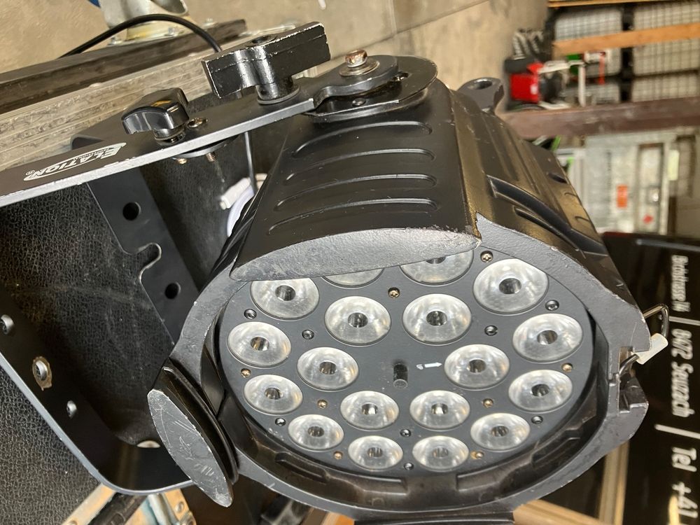 Elation Opti Quad Par inkl. 6er Case (Gebraucht) in für CHF 355 – nur ...