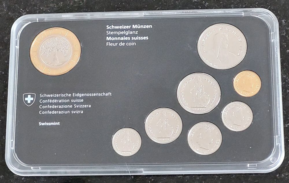 CH - Münzsatz 2024 stgl Geburtstag schwarz (Neu und originalverpackt) in Arch für CHF 55 – mit ...