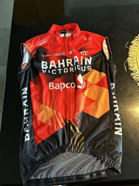 Bahrain Gilet Merida (Gebraucht) in Dottikon für CHF 79 – mit Lieferung ...