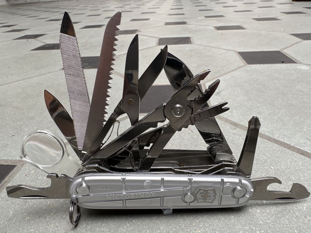 Victorinox Swiss Champ Silver Tech | Kaufen auf Ricardo