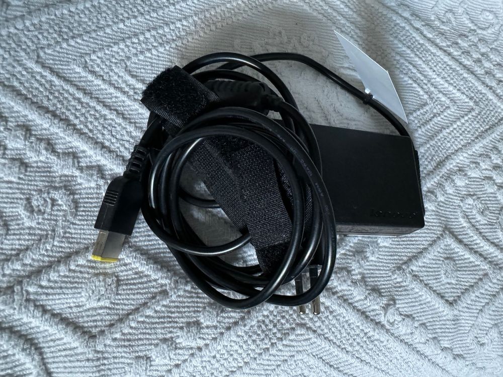 Lenovo Thinkpad smaller AC Adapter 65W + icy-box-ib-ac640 | Kaufen auf ...