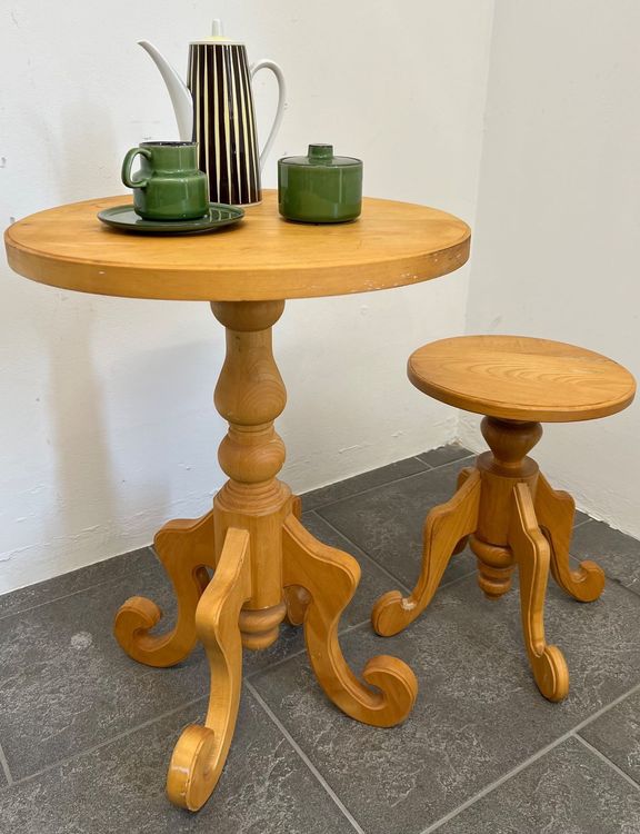 Alter Beistelltisch mit Hocker Holz Rund (Gebraucht) in Reigoldswil für CHF 49 – nur Abholung ...