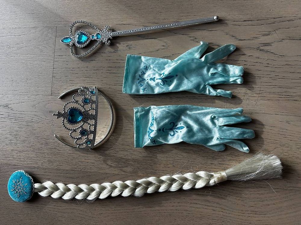 Déguisement de la Reine des neiges / Frozen 5 ans (D'occasion) à ...