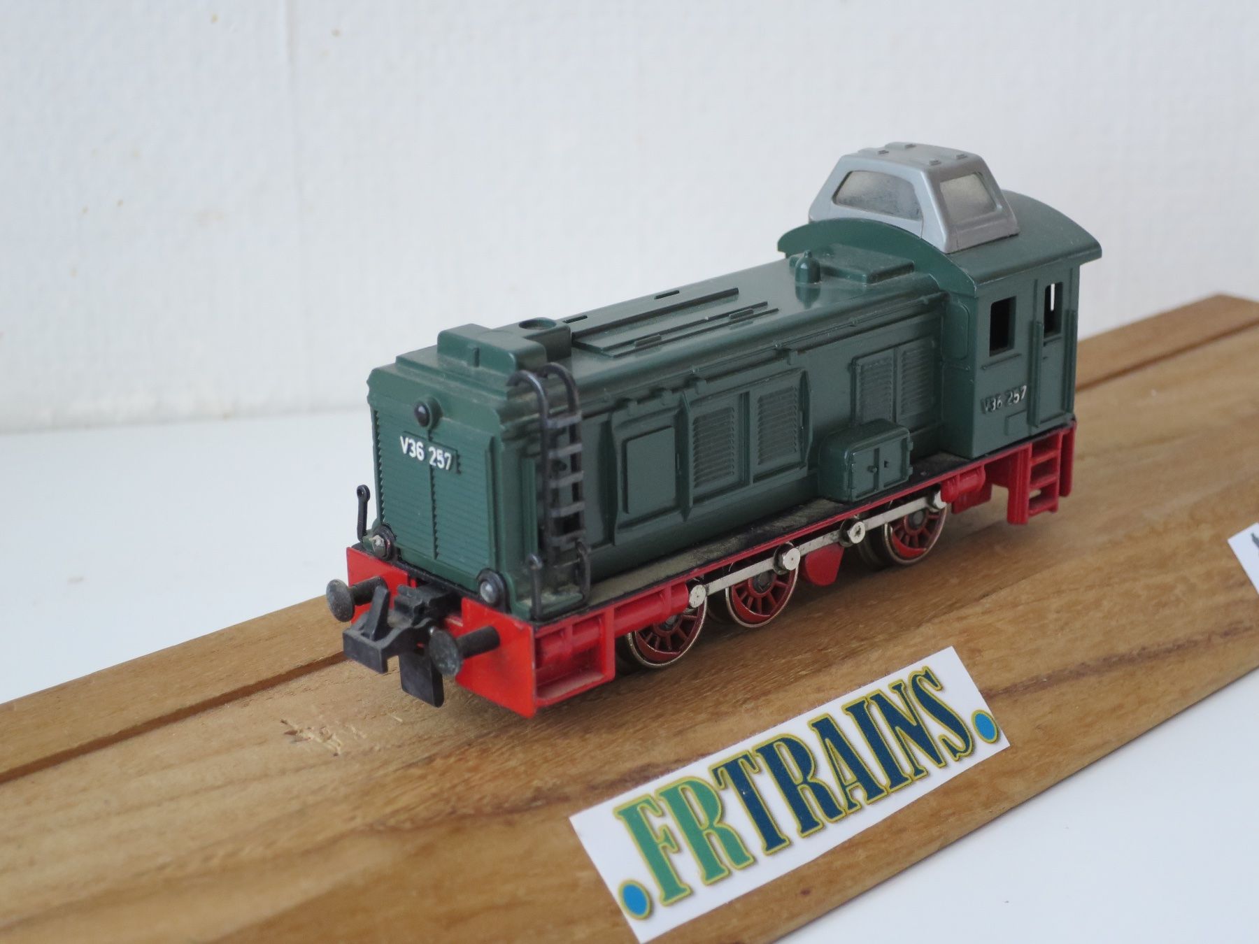 TRIX EXPRESS 261 RANGIERLOK DIESEL V36 257 VERTE (D'occasion) à Gland ...