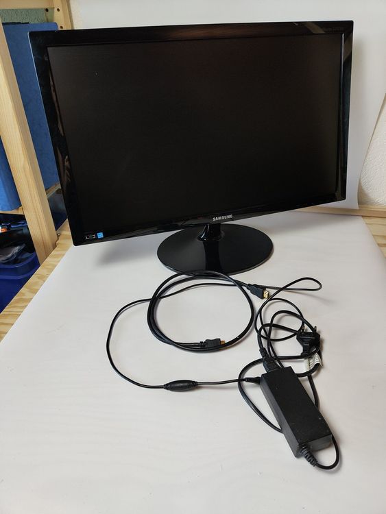 Samsung SyncMaster S24B300 (Gebraucht) in Morgarten für CHF 7 – mit ...