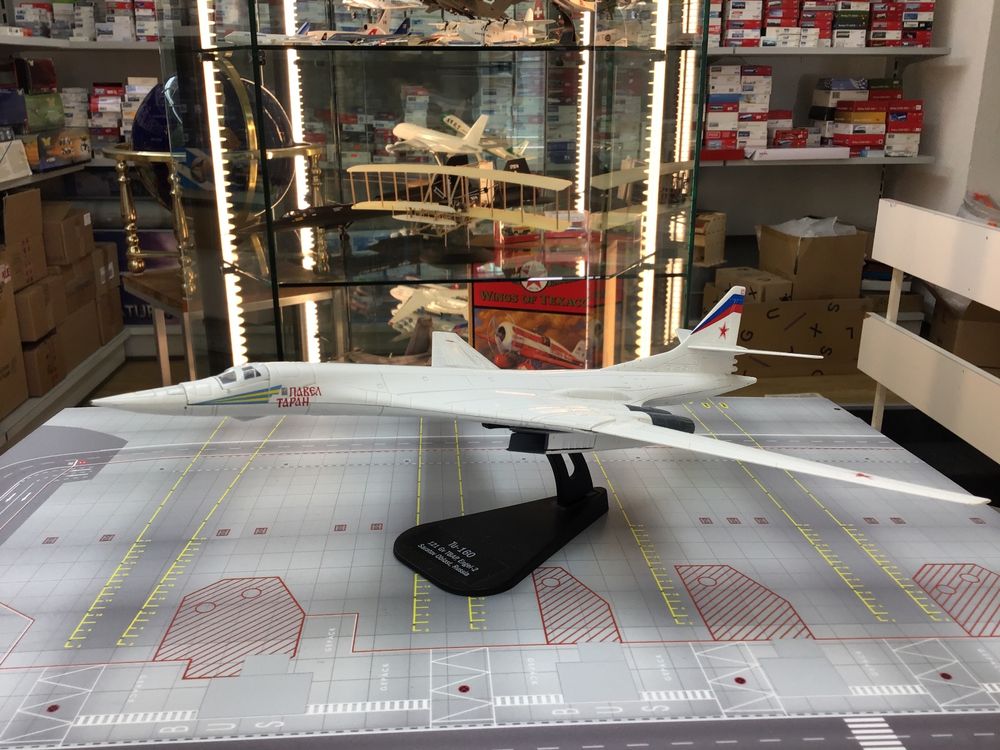 Tupolev Tu-160 Black Jack Modell Flugzeug 1:200 👍 | Kaufen auf Ricardo