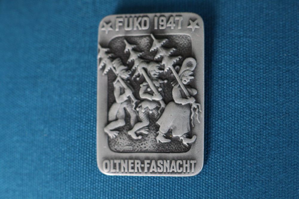 Fasnachtsplakette Olten 1947 (Gebraucht) in Sursee für CHF 25 – mit Lieferung auf Ricardo kaufen