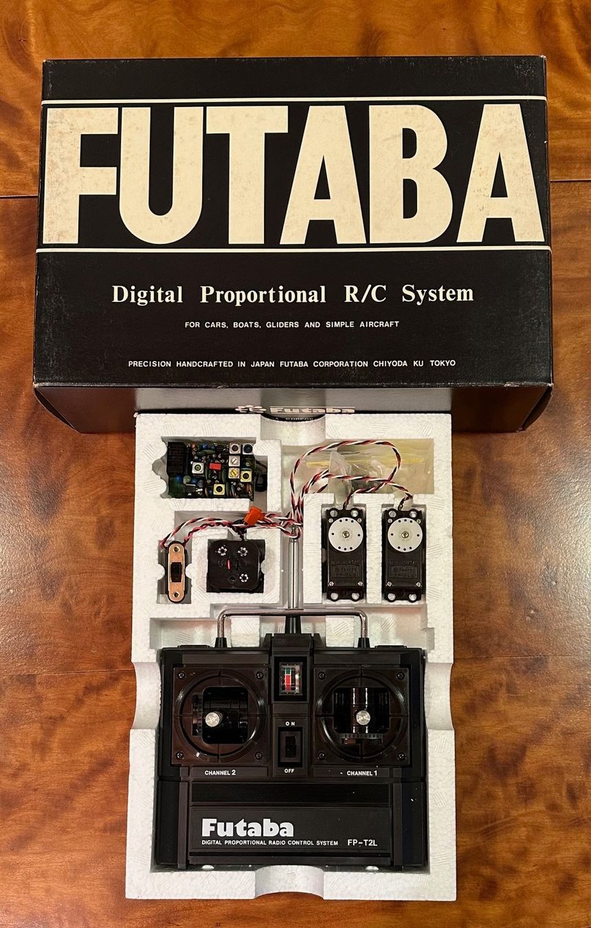 Futaba FP-T2L Digital Proportional Radio Control System (Neu (gemäss ...