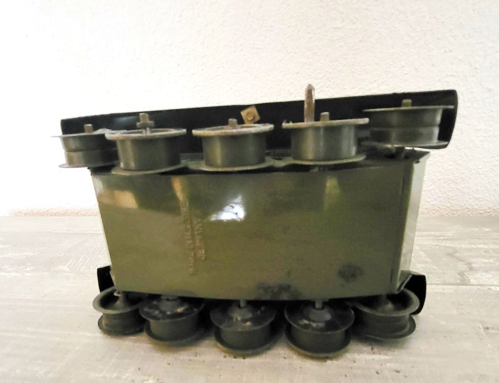 Gama Tank / Panzer T65 und 8 Elastolin Figuren | Kaufen auf Ricardo