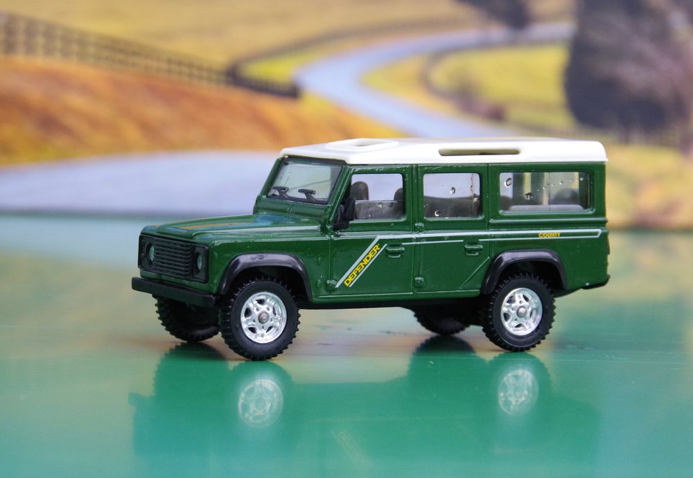 Solido Land Rover Defender 110, 1:43 (Gebraucht) in Frauenfeld für CHF ...
