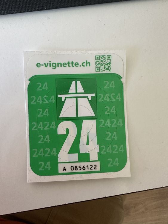 Schweizer Autobahnvignette 2024 (Neu und originalverpackt) in Seengen für CHF 22 – mit Lieferung ...
