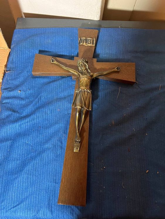 Antikes Wandkreuz Jesus Christus Kreuzigung Holz (262) (Gebraucht) in Illnau-Effretikon für CHF ...