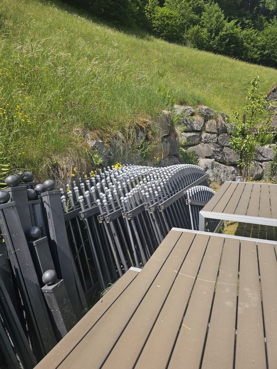 Zaun Elemente für ca. 45 Meter Zaun (Gebraucht) in Engi für CHF 1000 ...