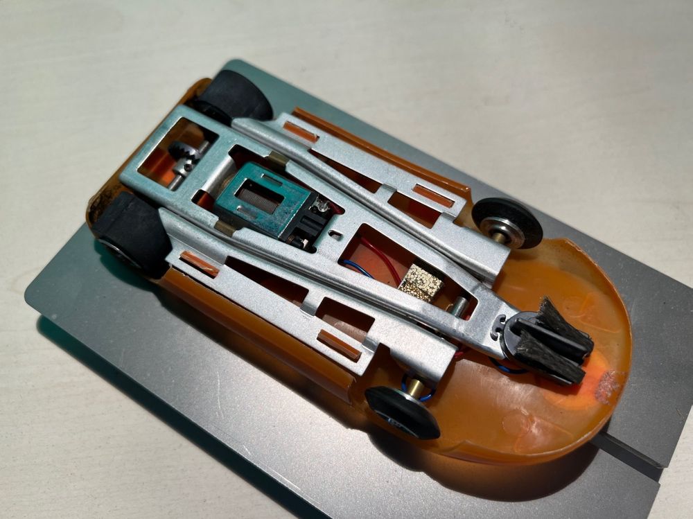 Cox La Cucaracha 1:24 Slotcar – ALU-Chassis – 60ziger Jahre (Neu ...