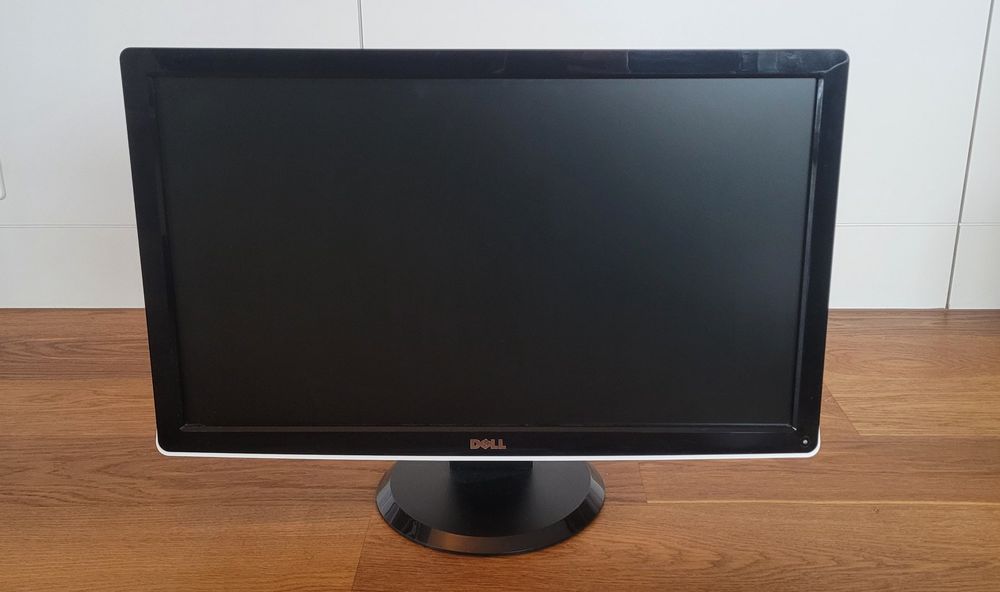 Dell ST2410B 24" Wide LCD Monitor inkl. Stromkabel (Gebraucht) in ...