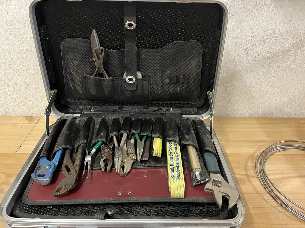 Faszinierend Werkzeugkoffer Mit Werkzeug Fotos