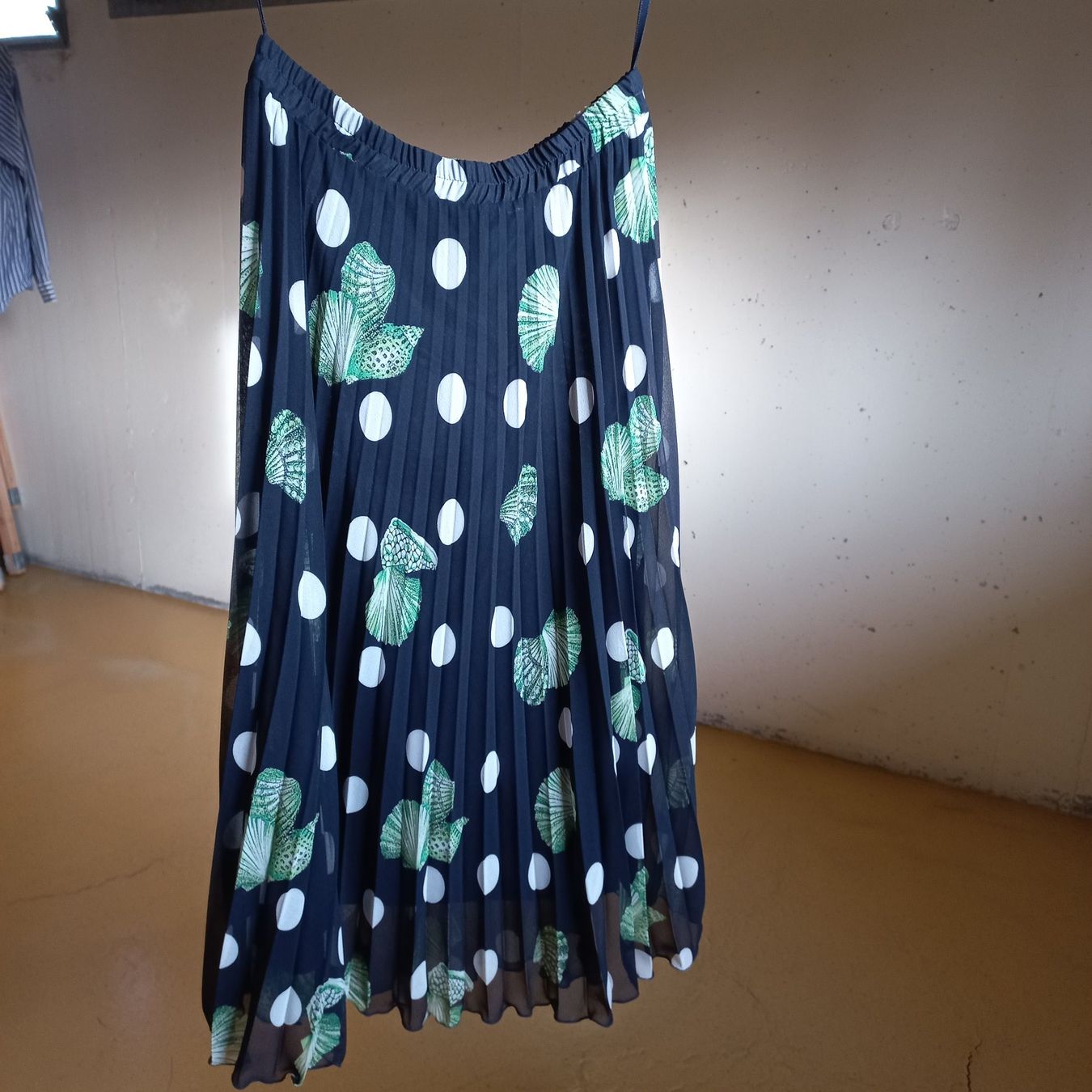 Bel ensemble veste et jupe Schneberger, taille 40 (Gebraucht) in Jongny ...