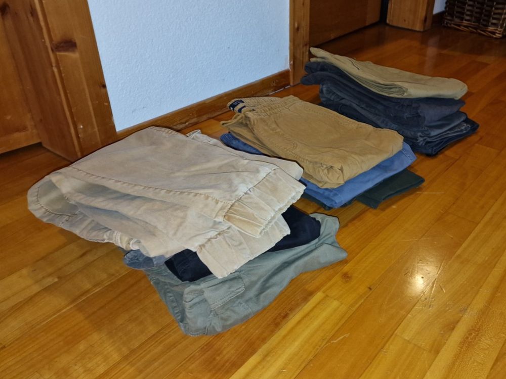 Hosen 11Stk. Alle mit Gummizug im Fuss-Bund, SMOG, FSBN usw. (Gebraucht ...