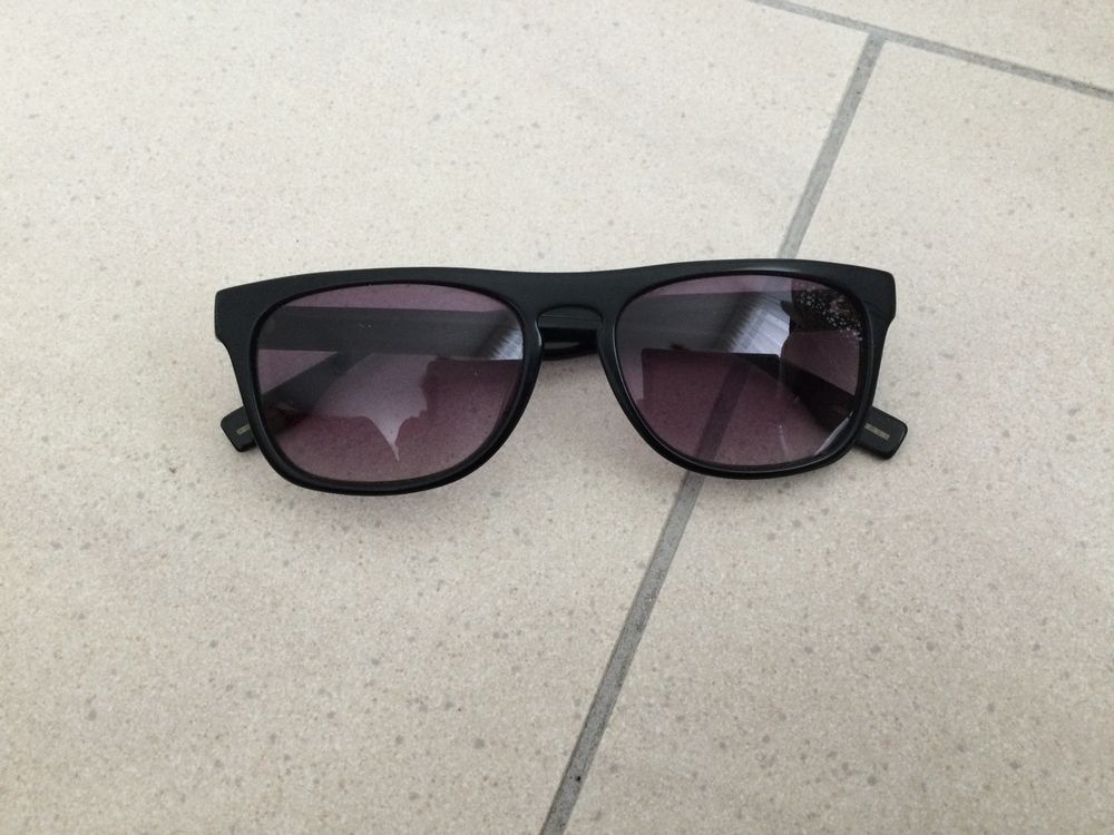 Hugo Boss Sonnenbrille, schwarz plus 3 Brilleschutzhüllen (Gebraucht ...