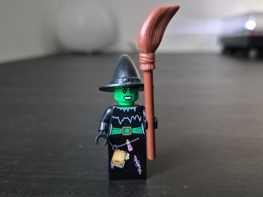 Lego Minifigures Series 2 - col02-4 Witch (Gebraucht) in Lausanne für ...