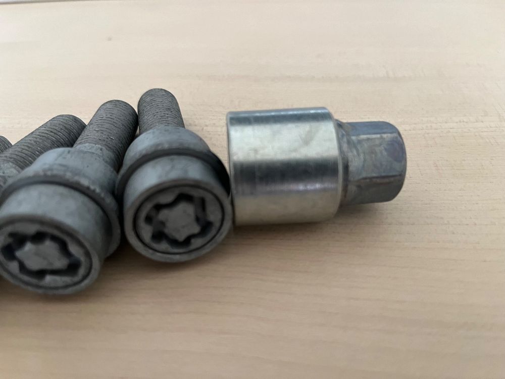 VW Felgenschloss Radsicherung 4x (Neu und originalverpackt) in ...