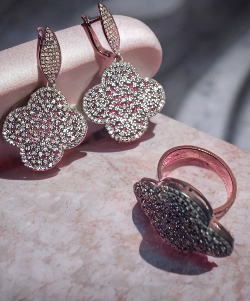 Parure Aura de Diamants (Neuf avec emballage d'origine) à St-Maurice ...