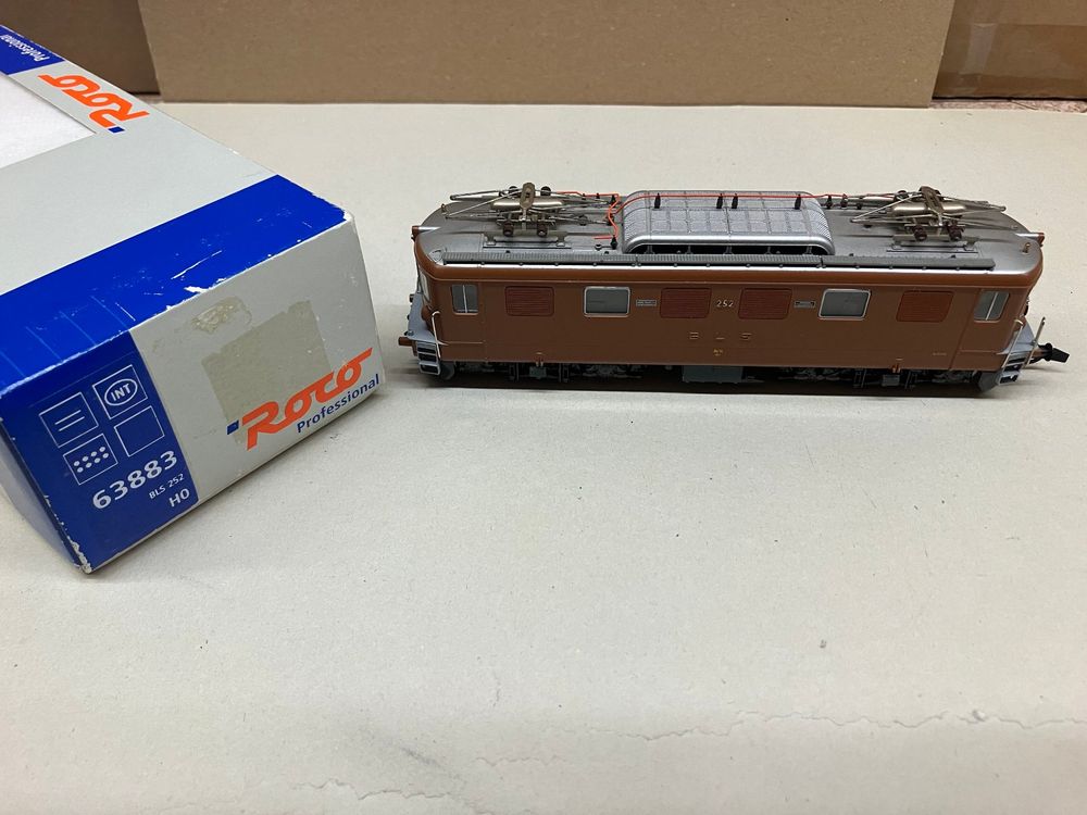 Roco 63883 BLS Ae 4/4 252 braun Ursprungsversion, H0 GS (Gebraucht) in ...