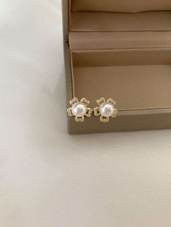 Perlen Ohrringe /Süsswasserperlen echte (Neu und originalverpackt) in Sarnen für CHF 50 – mit ...