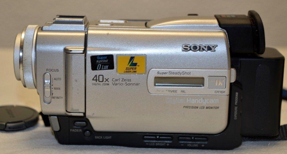 Camcorder / caméscope MiniDV Sony DCR-TRV6E | Kaufen auf Ricardo