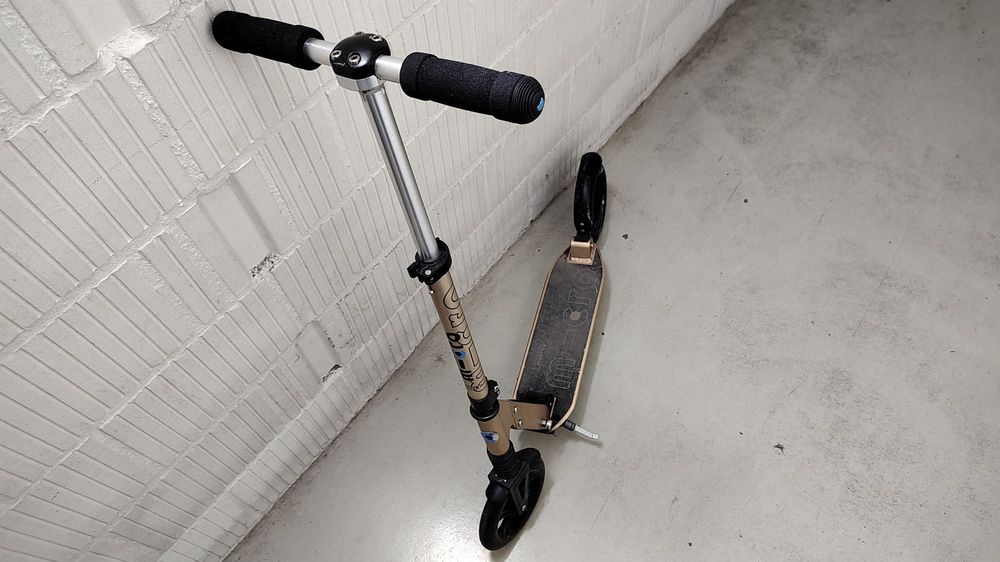 Micro Scooter Suspension (Gebraucht) in Wichtrach für CHF 101 – mit ...