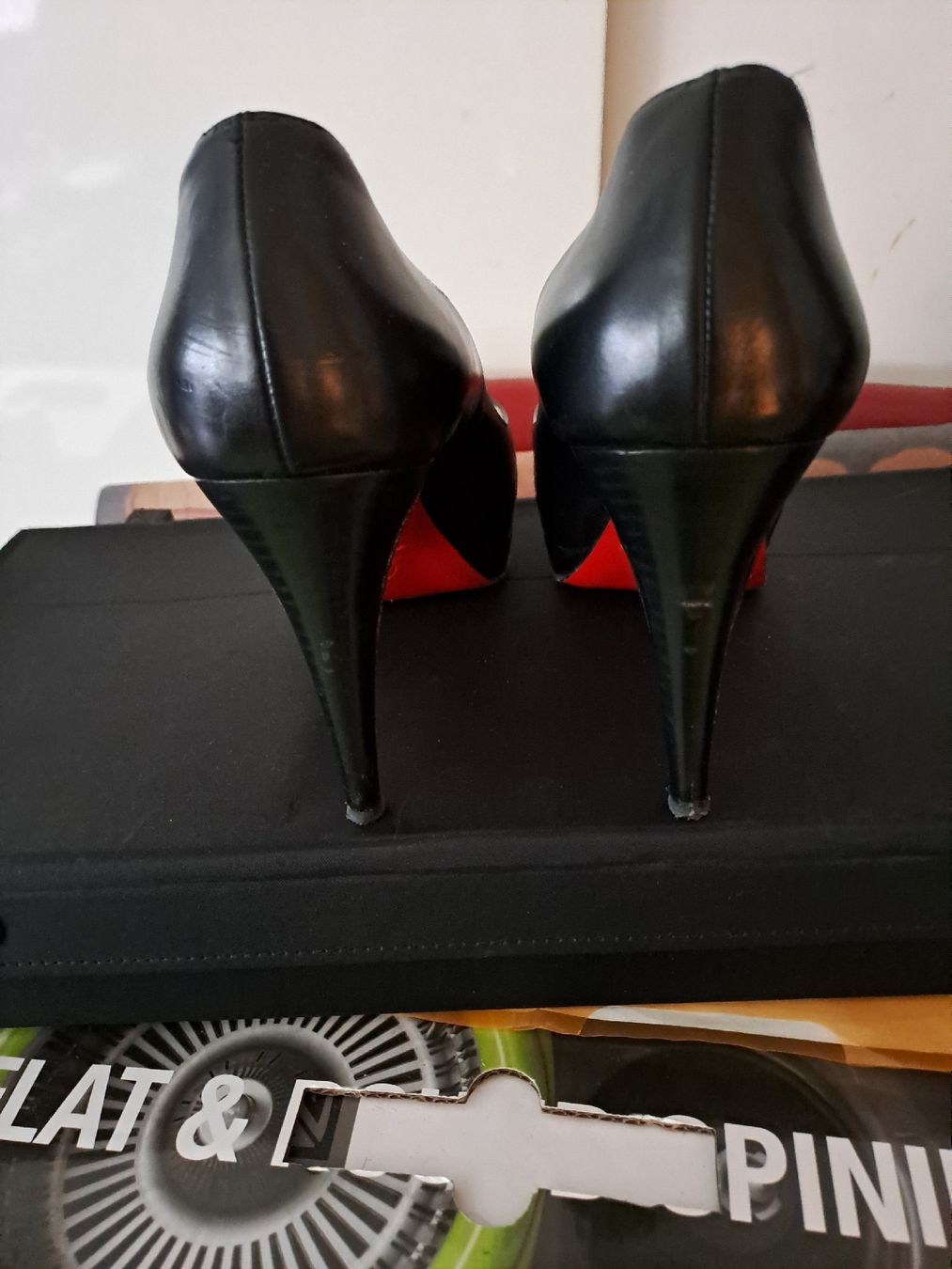 Chaussures Louboutin (D'occasion) à 1205 geneve pour CHF 150 – avec ...
