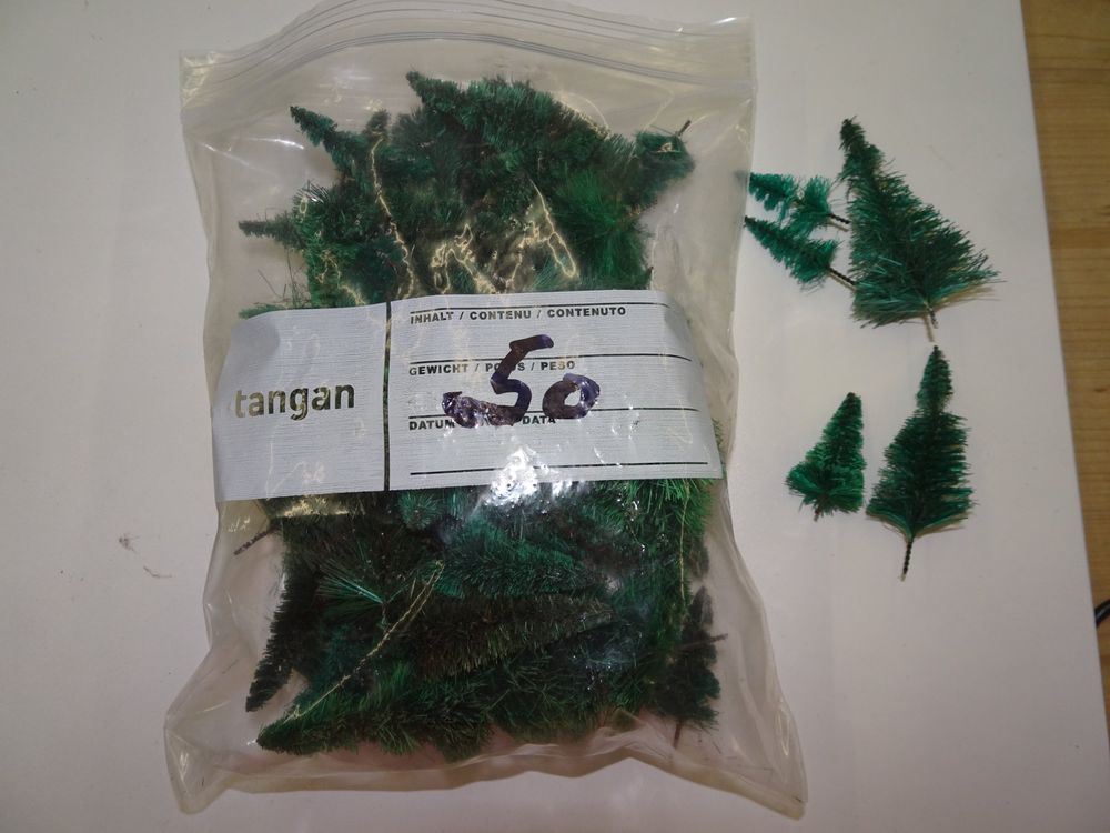 50 Baum Bäume Tannen geeignet Spur HO / N Set 4 (Gebraucht) in ...