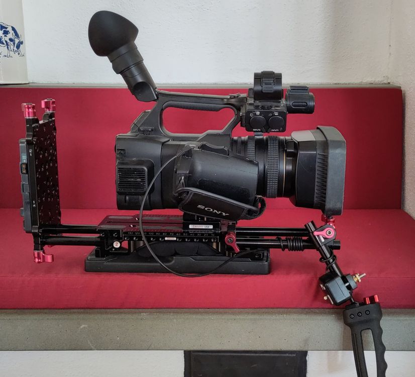 Sony FDR-AX1, Videokamera mit 4K, Full HD, Exmor CMOS Sensor (Gebraucht ...