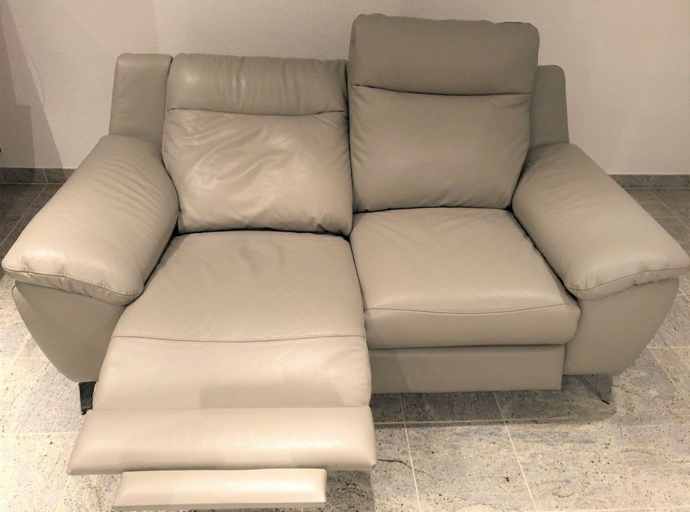 2er Sofa, echt Leder, elektrisch verstellbar | Kaufen auf Ricardo