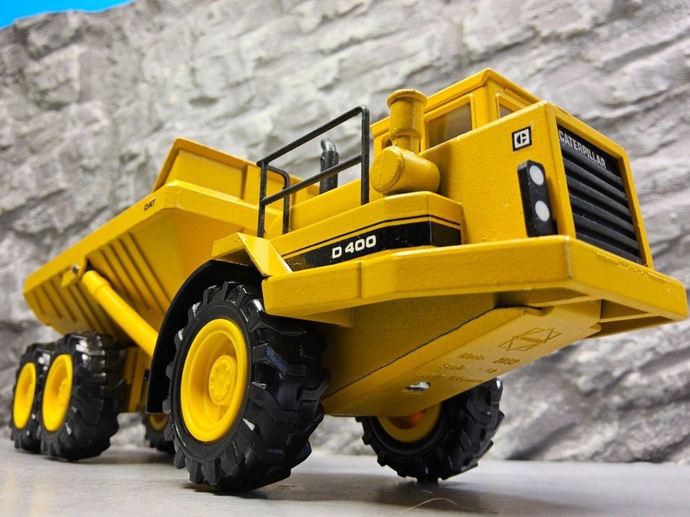 CAT D400 Muldenkipper _ Kipper __ Caterpillar __ in OVP 1:50 (Gebraucht ...