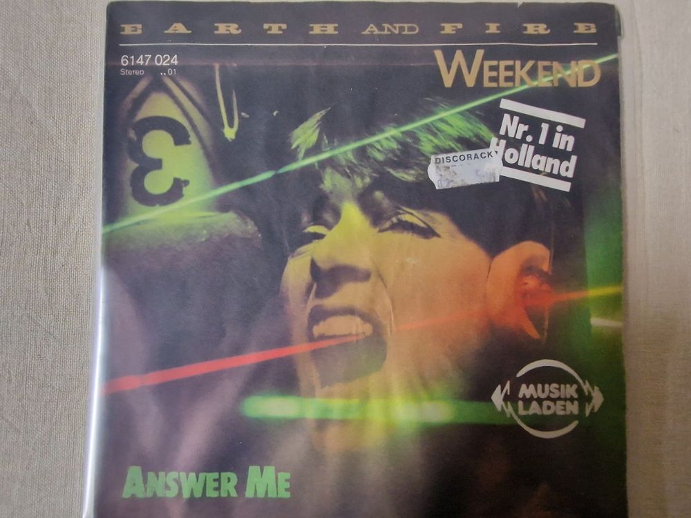 Earth And Fire Single– Weekend (Gebraucht) in für CHF 5 – mit Lieferung ...