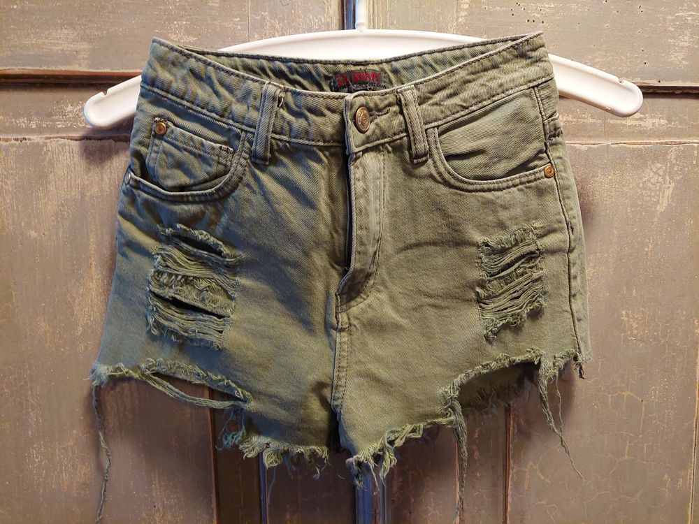 La Shaby - Jeans Shorts olive 14/164 (Gebraucht) in Besenbüren für CHF ...