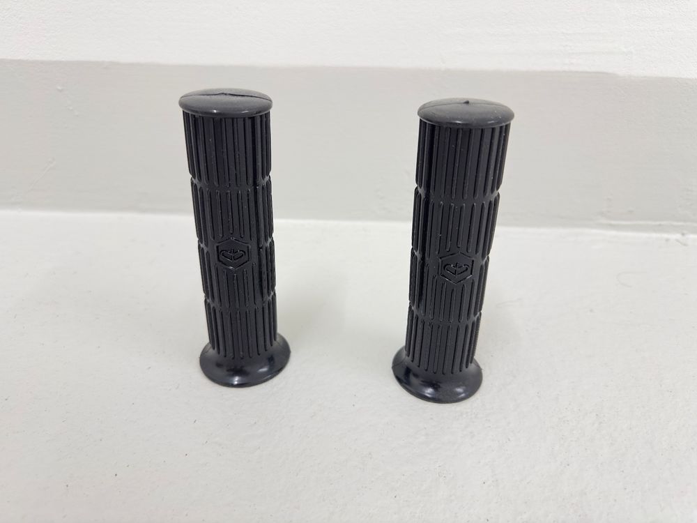 Poignées caoutchouc noires 24/24mm, scooter Piaggio Vespa PX (Neuf ...