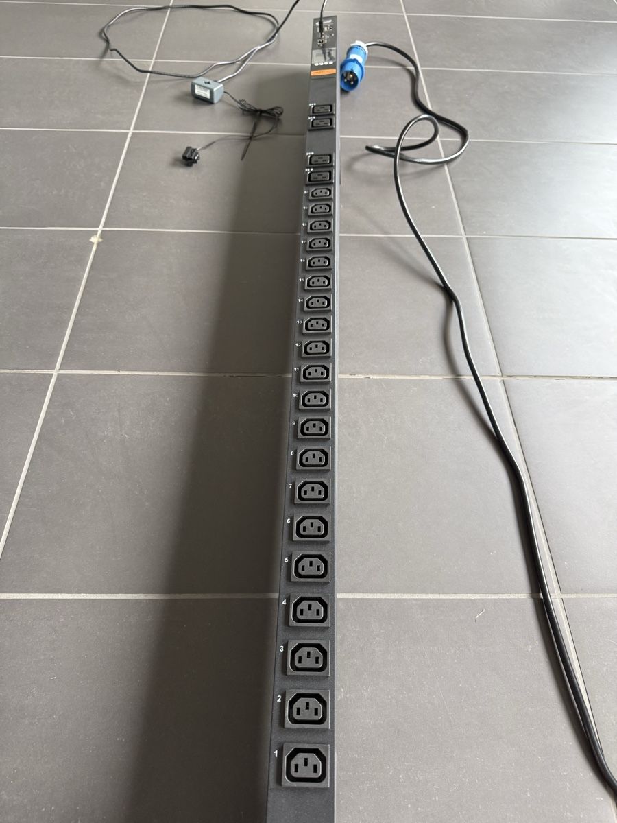 2x PDU 24 prises 16A 230V (Gebraucht) in Vulliens für CHF 200 – nur ...