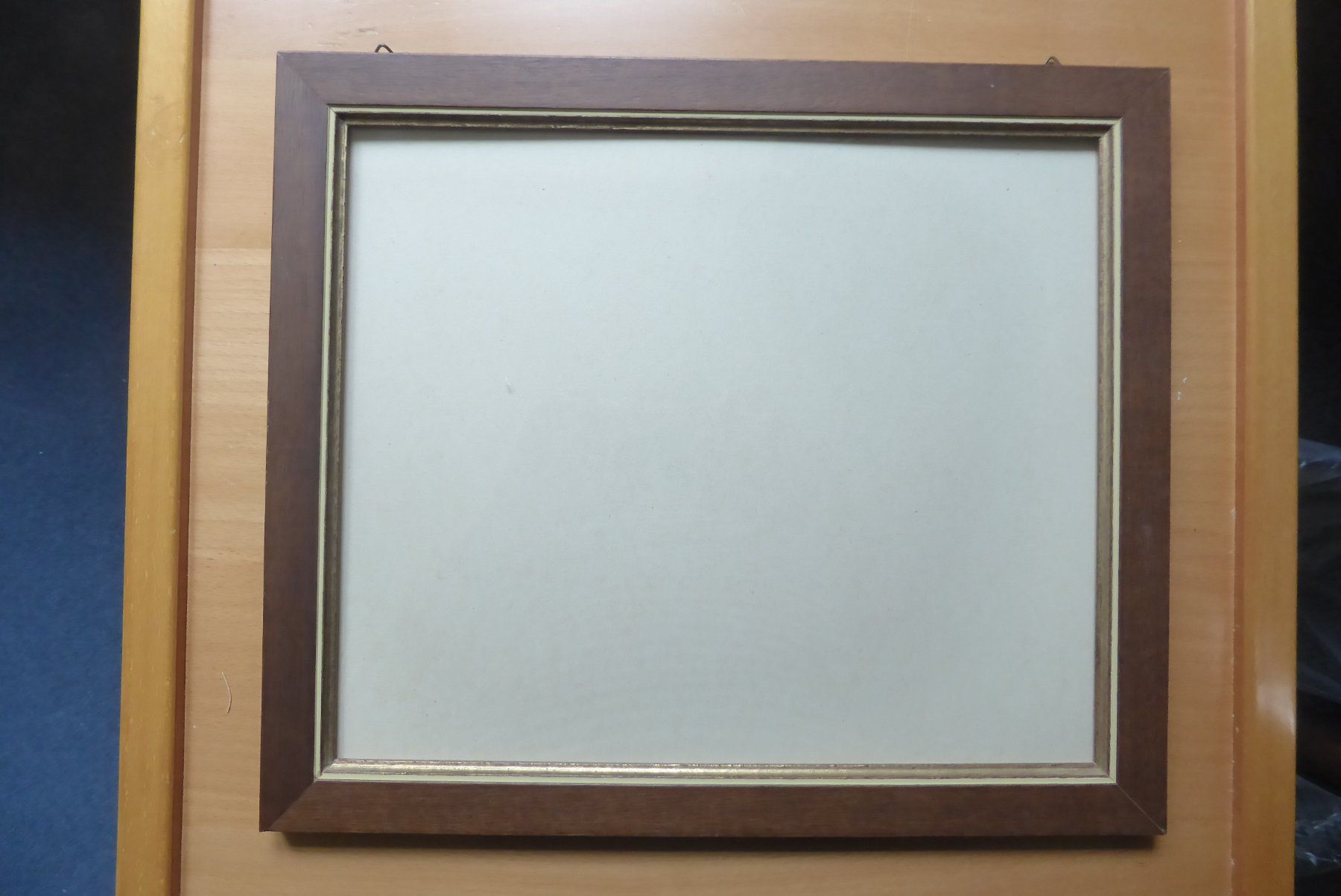 Bilderrahmen mit Gold Innen-PP - 33 x 28 cm (Gebraucht) in Brunnadern ...