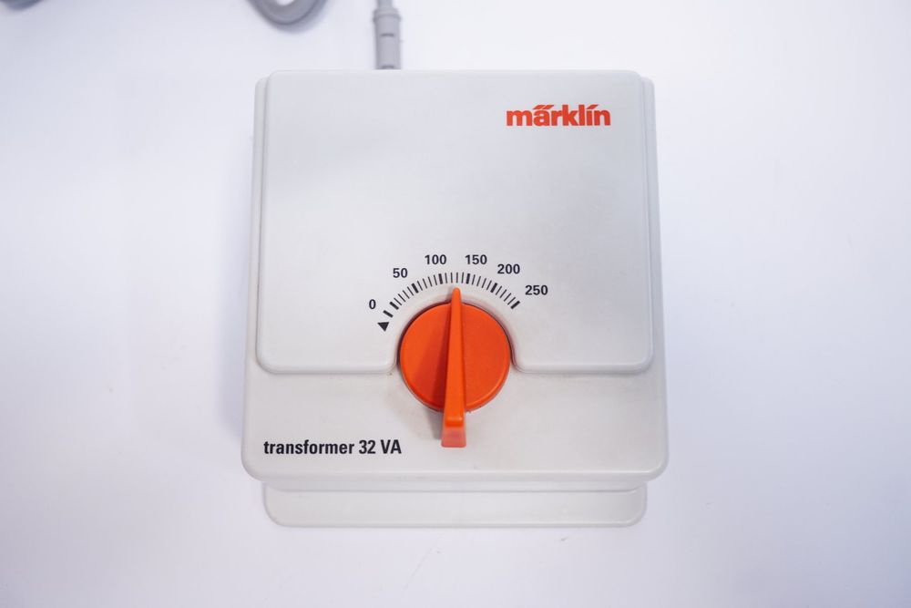 7º Märklin 6647 Trafo 230 Volt 32VA | Kaufen auf Ricardo