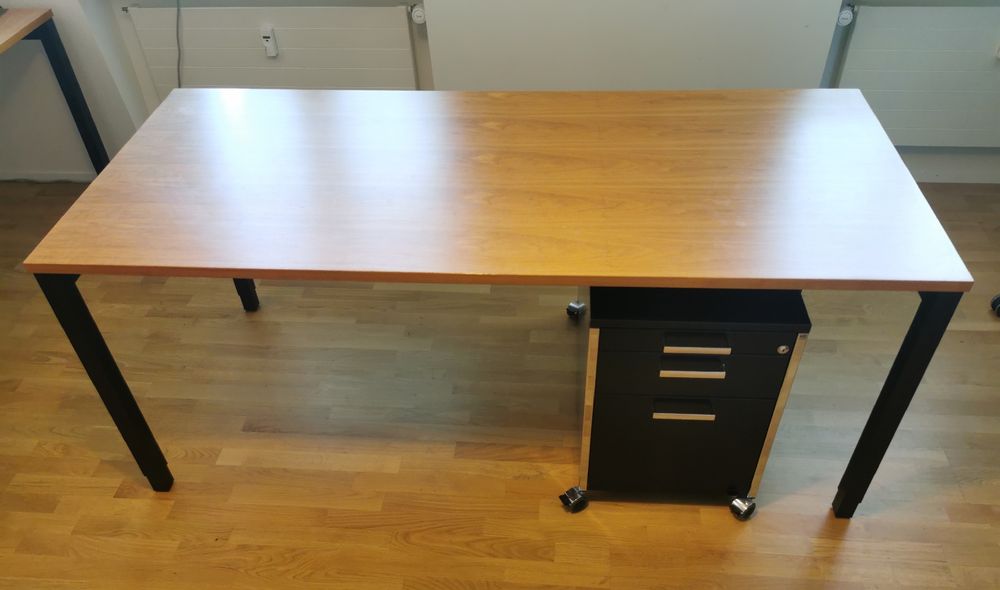 Embru Büro Tisch 80x180cm, Top Zustand! Inkl. Korpus (Gebraucht) in ...
