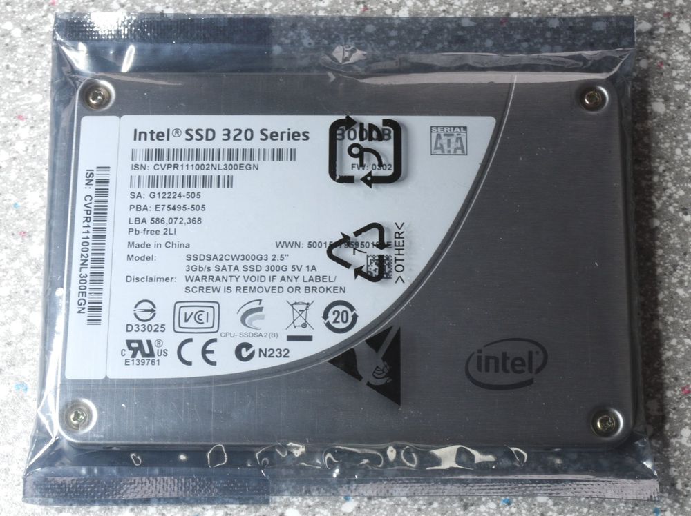 Intel 320 Series SSD 300GB und Intel 330 Series SSD 180GB (Gebraucht ...