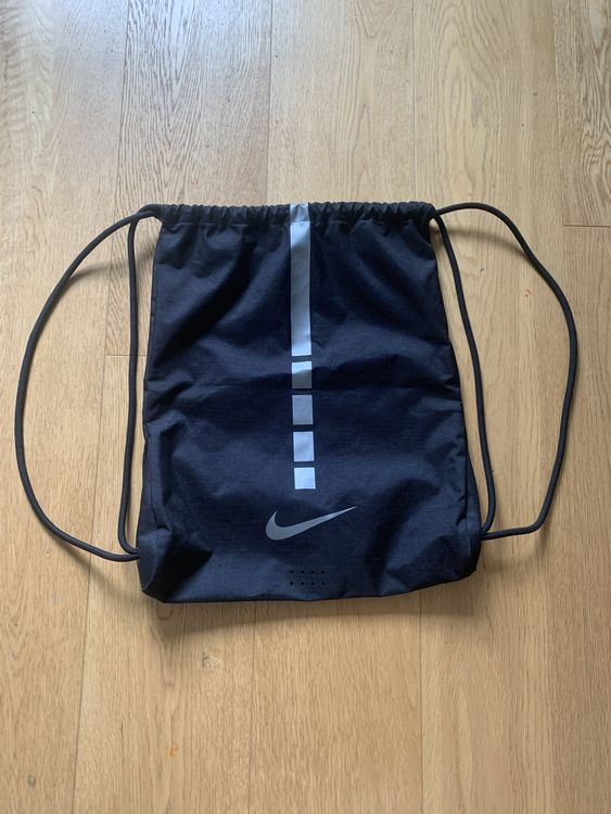 Schwarzer Nike Turnsack (Gebraucht) in Laufen für CHF 4 – mit Lieferung ...