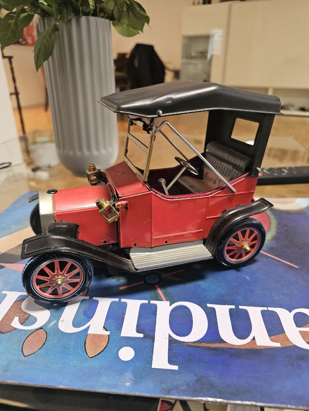 Rotes Ford T Modellauto 1924 Oldtimer, tolles Sammlerstück! (Neu ...
