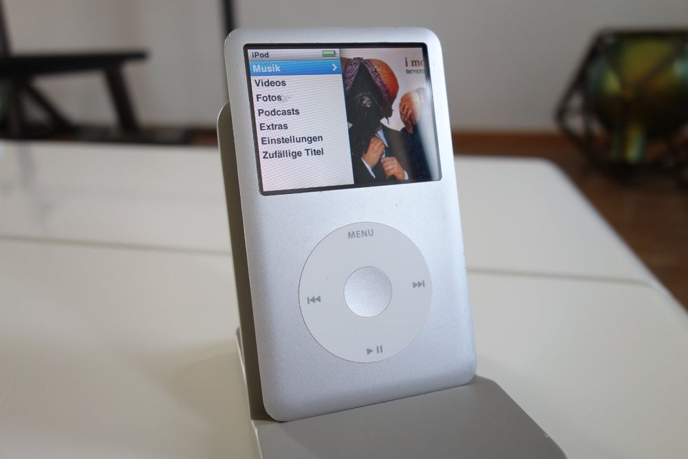 Apple iPod classic 128GB Flash Speicher mit neuem Akku (Gebraucht) in ...
