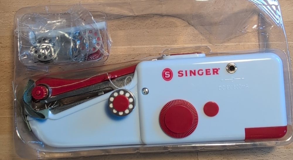 Singer Handheld Sewing Machine (Neu (gemäss Beschreibung)) in Zürich ...