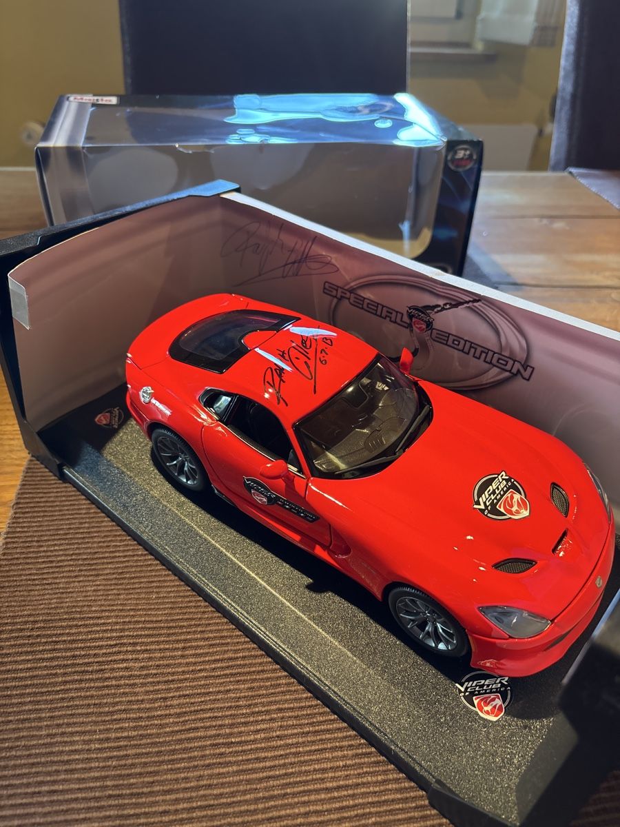 1/18 Maisto Dodge Viper SRT Special Edition Ralph Gilles (Gebraucht) in ...
