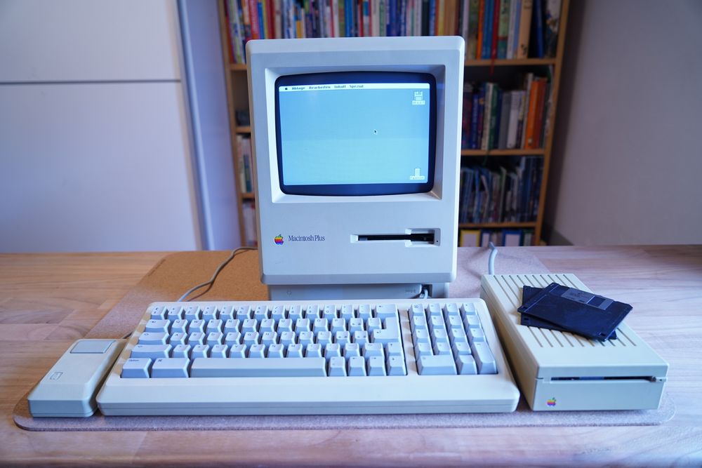 Apple Macintosh Plus 1 MB, Maus Keyboard Diskettenlaufwerk (Gebraucht ...